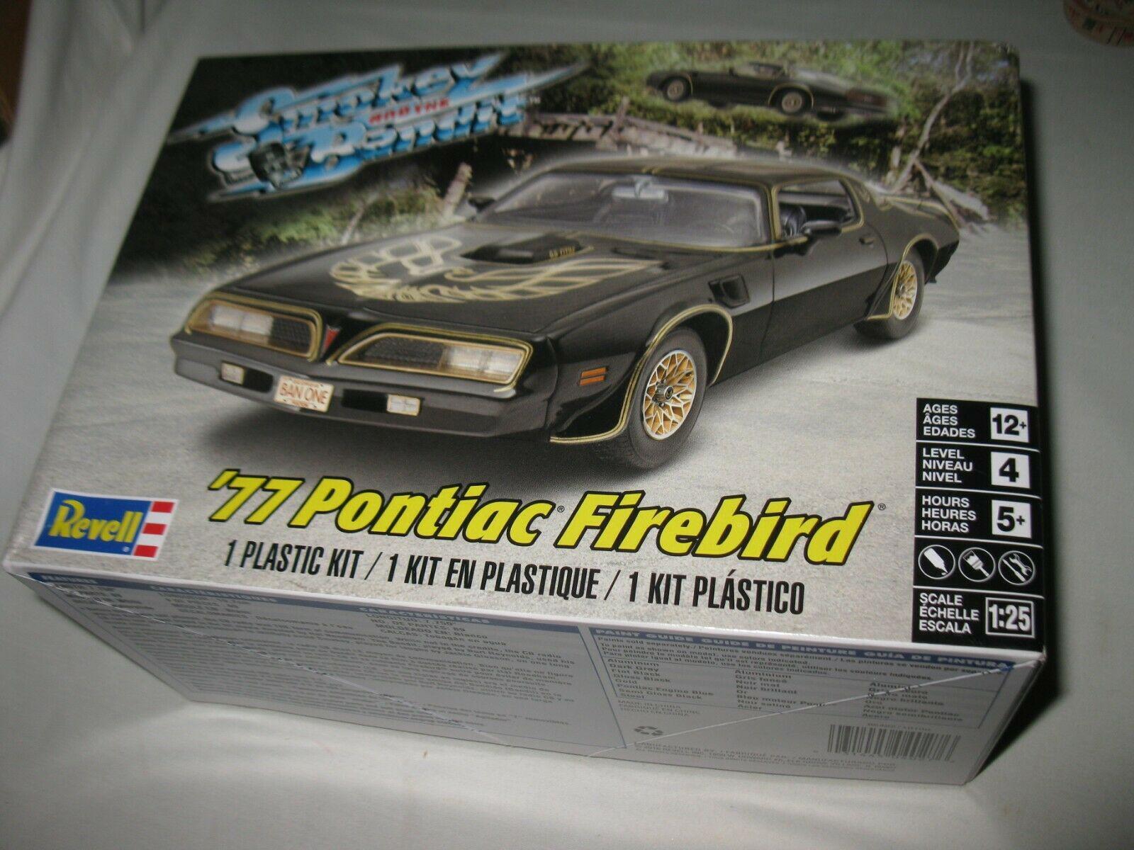 Plastic Model Kit-'77 Smokey and the Bandit Firebird 1:25 | Leonard's ...