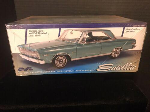 Moebius 1215 1965 Plymouth Satellite Model Kit-Nib-1/25 Scale | Leonard ...